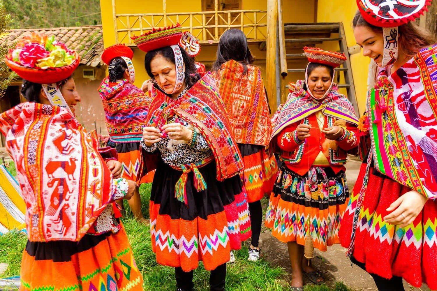 About Awamaki and How to Help Our Weaving Partner Communities – Andeana ...